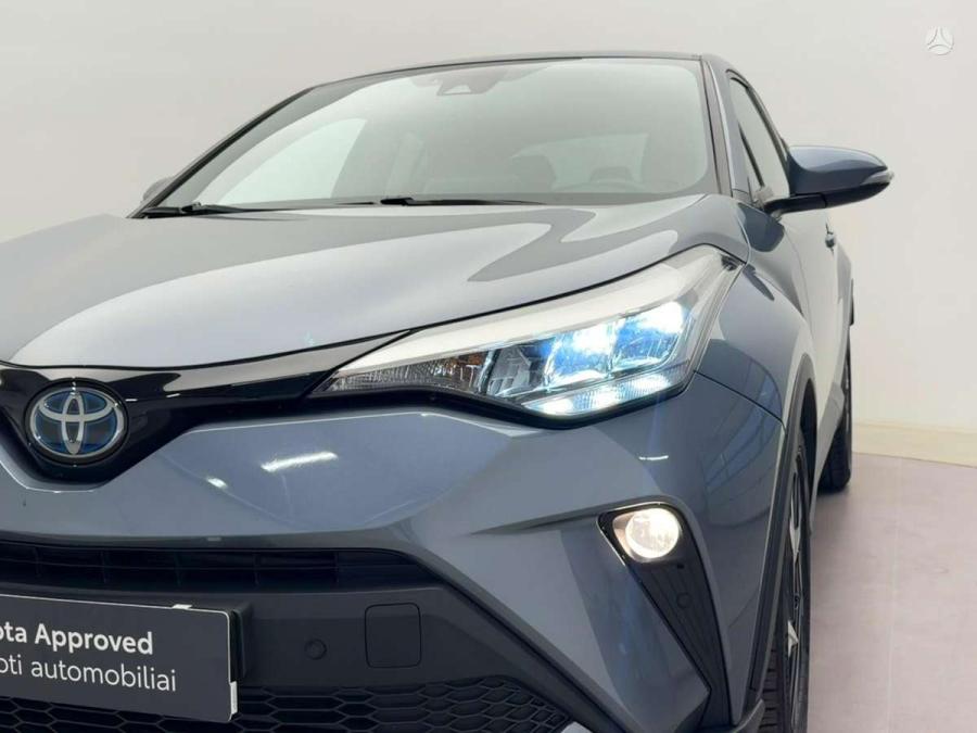Серый Тойота C-HR 2022 в Паневежис, объемом двигателя 1.80 л и пробегом 98 тыс. км за 21990 €, фото 37 на AUTOMOTO.COM.LV
