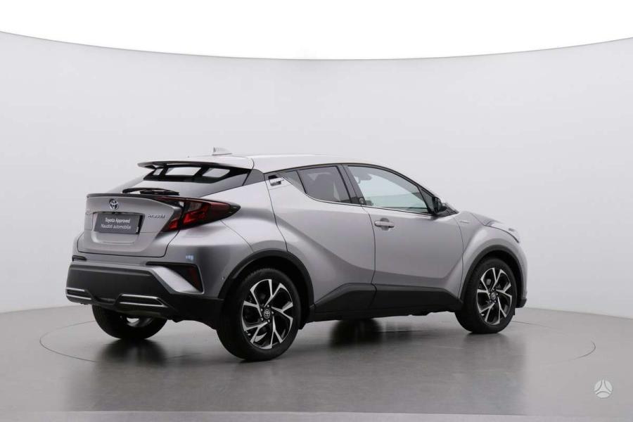 Серый Тойота C-HR 2022 в Вильнюс, объемом двигателя 1.99 л и пробегом 30 тыс. км за 25500 €, фото 4 на AUTOMOTO.COM.LV
