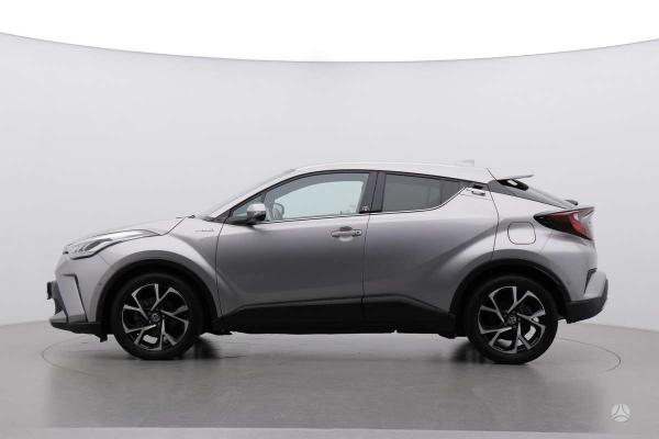 Серый Тойота C-HR 2022 в Вильнюс, объемом двигателя 1.99 л и пробегом 30 тыс. км за 25500 €, фото 4 на AUTOMOTO.COM.LV