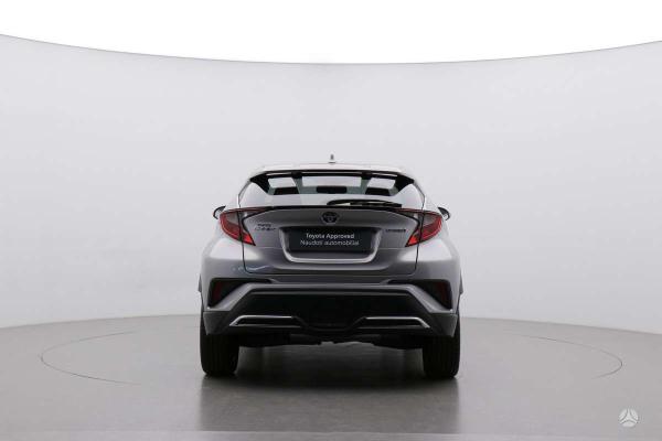 Серый Тойота C-HR 2022 в Вильнюс, объемом двигателя 1.99 л и пробегом 30 тыс. км за 25500 €, фото 5 на AUTOMOTO.COM.LV