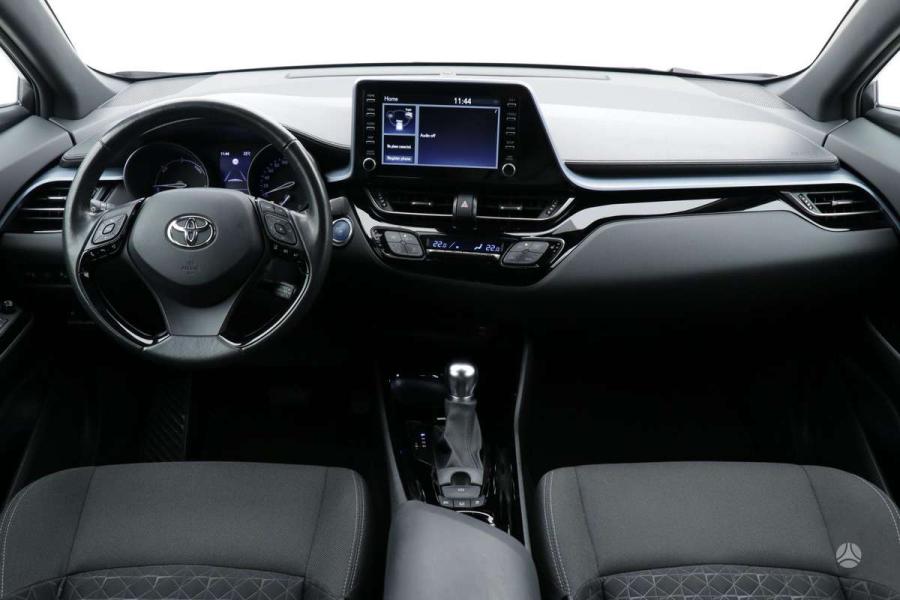 Серый Тойота C-HR 2022 в Вильнюс, объемом двигателя 1.99 л и пробегом 30 тыс. км за 25500 €, фото 8 на AUTOMOTO.COM.LV