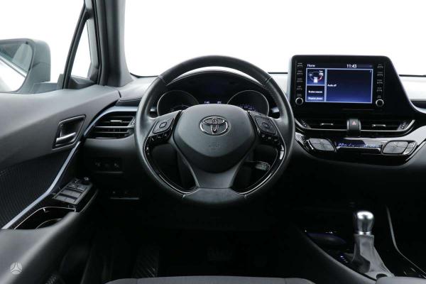 Серый Тойота C-HR 2022 в Вильнюс, объемом двигателя 1.99 л и пробегом 30 тыс. км за 25500 €, фото 8 на AUTOMOTO.COM.LV