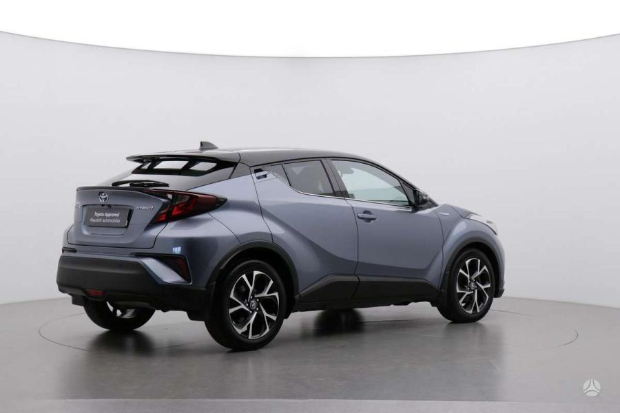 Pelēks Toyota C-HR 2022 Viļņa, ar dzinēja tilpumu 1.80 L un nobraukumu 33 tūkst. km par 25500 €, foto 4 vietnē AUTOMOTO.COM.LV
