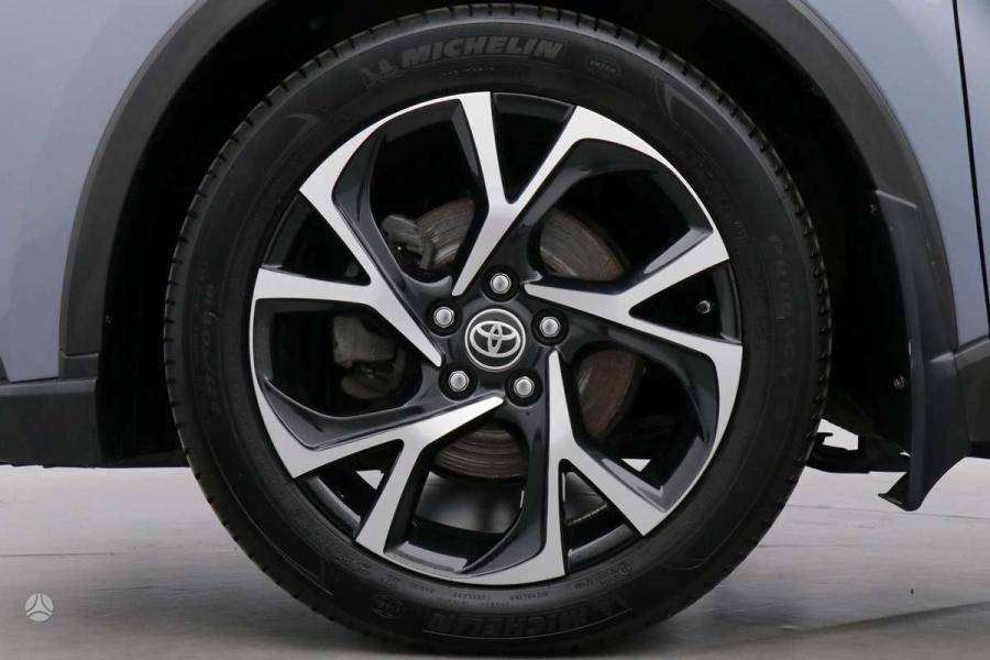 Pelēks Toyota C-HR 2022 Viļņa, ar dzinēja tilpumu 1.80 L un nobraukumu 33 tūkst. km par 25500 €, foto 17 vietnē AUTOMOTO.COM.LV
