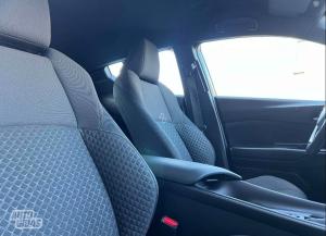 Pelēks Toyota C-HR 2022 Kauņa, ar dzinēja tilpumu 1.80 L un nobraukumu 95 tūkst. km par 18990 €, foto 17 vietnē AUTOMOTO.COM.LV