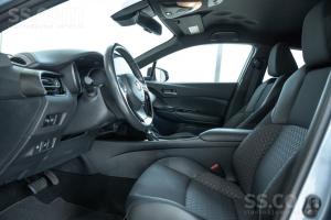 Pelēks Toyota C-HR 2022 Rīga, ar dzinēja tilpumu 1.80 L un nobraukumu 57 tūkst. km par 23900 €, foto 6 vietnē AUTOMOTO.COM.LV