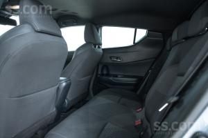 Pelēks Toyota C-HR 2022 Rīga, ar dzinēja tilpumu 1.80 L un nobraukumu 57 tūkst. km par 23900 €, foto 7 vietnē AUTOMOTO.COM.LV