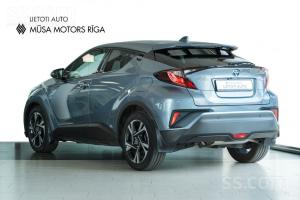 Pelēks Toyota C-HR 2022 Rīga, ar dzinēja tilpumu 1.80 L un nobraukumu 57 tūkst. km par 23900 €, foto 10 vietnē AUTOMOTO.COM.LV