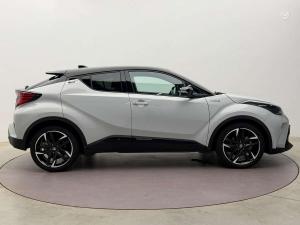 Pelēks Toyota C-HR 2022 Panevēža, ar dzinēja tilpumu 1.80 L un nobraukumu 90 tūkst. km par 24990 €, foto 5 vietnē AUTOMOTO.COM.LV