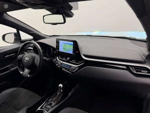 Pelēks Toyota C-HR 2022 Panevēža, ar dzinēja tilpumu 1.80 L un nobraukumu 90 tūkst. km par 24990 €, foto 18 vietnē AUTOMOTO.COM.LV