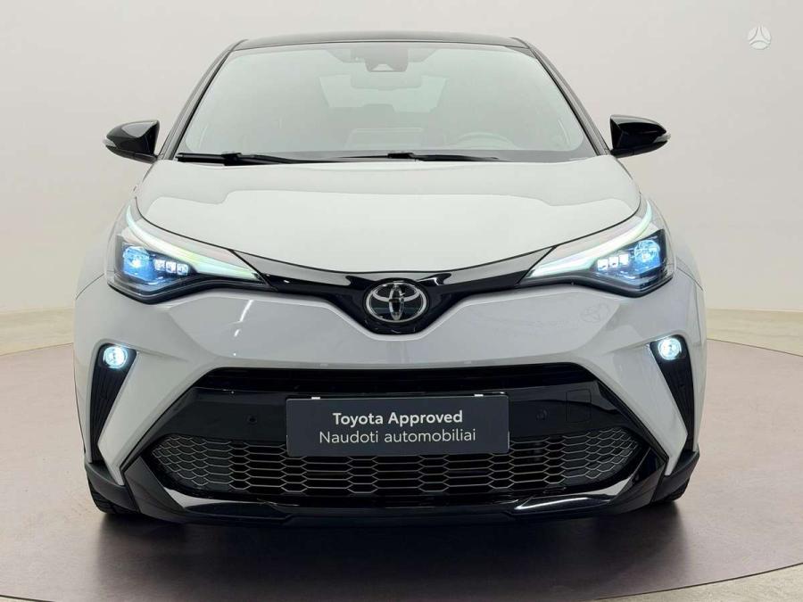 Pelēks Toyota C-HR 2022 Panevēža, ar dzinēja tilpumu 1.80 L un nobraukumu 90 tūkst. km par 24990 €, foto 37 vietnē AUTOMOTO.COM.LV