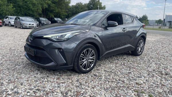 Pelēks Toyota C-HR 2022 Kauņa, ar dzinēja tilpumu 1.80 L un nobraukumu 90 tūkst. km par 20900 €, foto 1 vietnē AUTOMOTO.COM.LV
