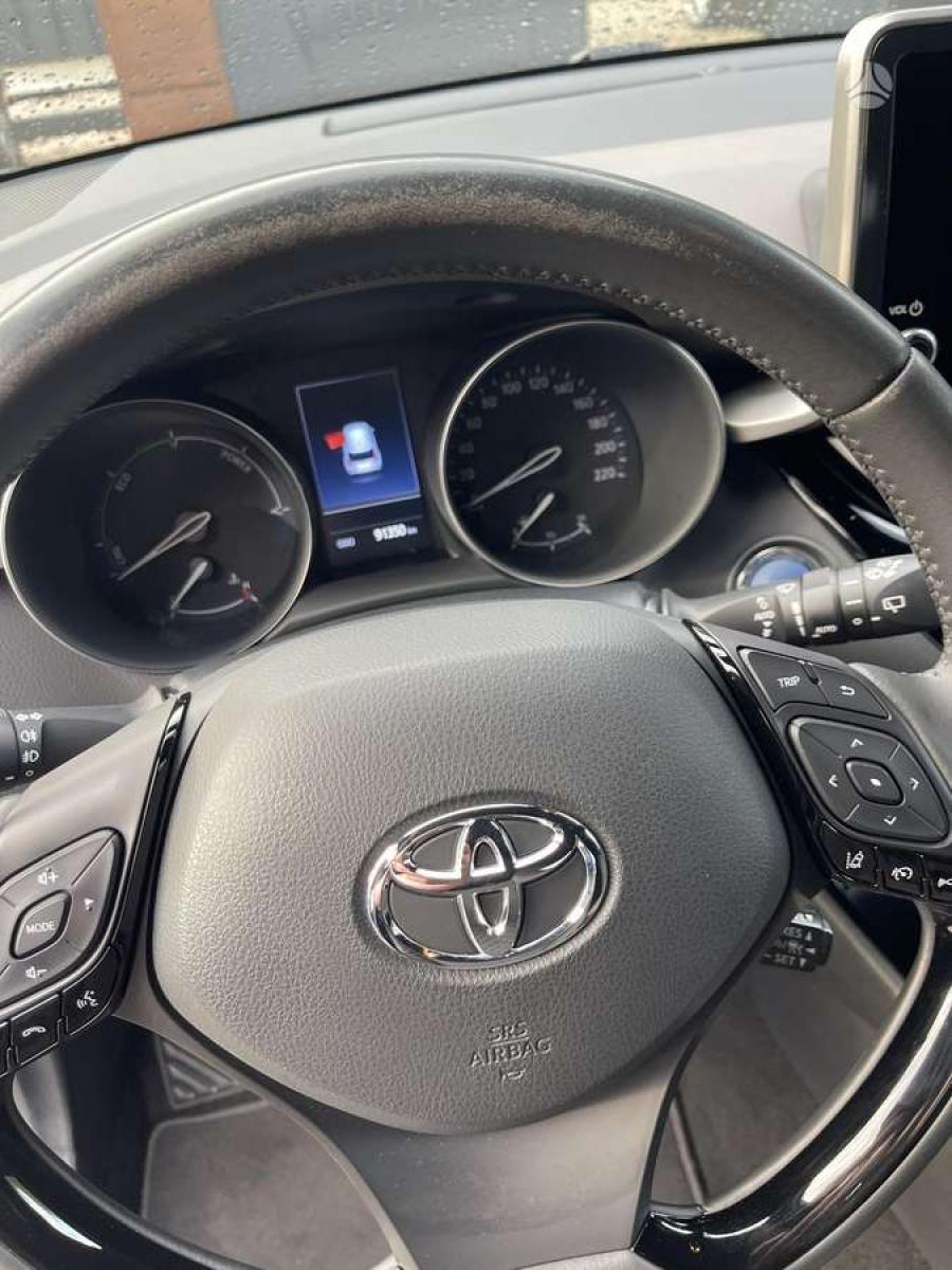 Серый Тойота C-HR 2022 в Каунас, объемом двигателя 1.80 л и пробегом 90 тыс. км за 20900 €, фото 14 на AUTOMOTO.COM.LV