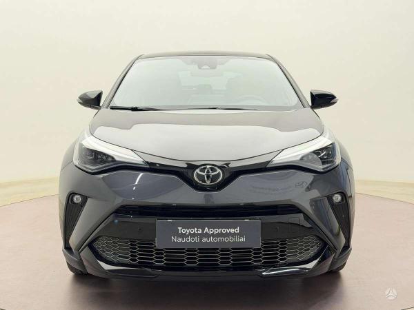 Серый Тойота C-HR 2022 в Паневежис, объемом двигателя 1.99 л и пробегом 102 тыс. км за 25390 €, фото 2 на AUTOMOTO.COM.LV