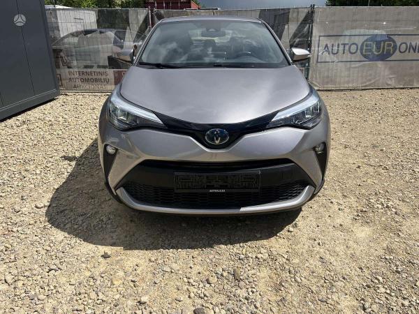 Pelēks Toyota C-HR 2022 Kauņa, ar dzinēja tilpumu 1.80 L un nobraukumu 63 tūkst. km par 19999 €, foto 1 vietnē AUTOMOTO.COM.LV