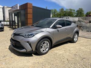 Grey Toyota C-HR 2022 in Kaunas, with an engine capacity of 1.80 L and mileage of 63 thousand km for 19999 €, photo 4 on AUTOMOTO.COM.LV