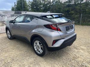 Grey Toyota C-HR 2022 in Kaunas, with an engine capacity of 1.80 L and mileage of 63 thousand km for 19999 €, photo 6 on AUTOMOTO.COM.LV