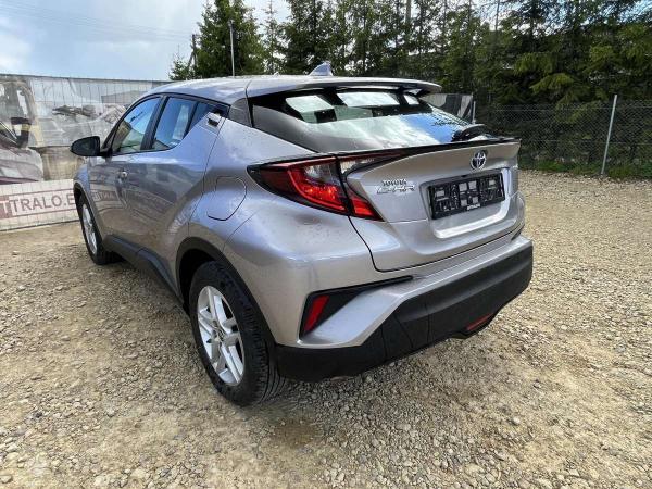 Pelēks Toyota C-HR 2022 Kauņa, ar dzinēja tilpumu 1.80 L un nobraukumu 63 tūkst. km par 19999 €, foto 6 vietnē AUTOMOTO.COM.LV
