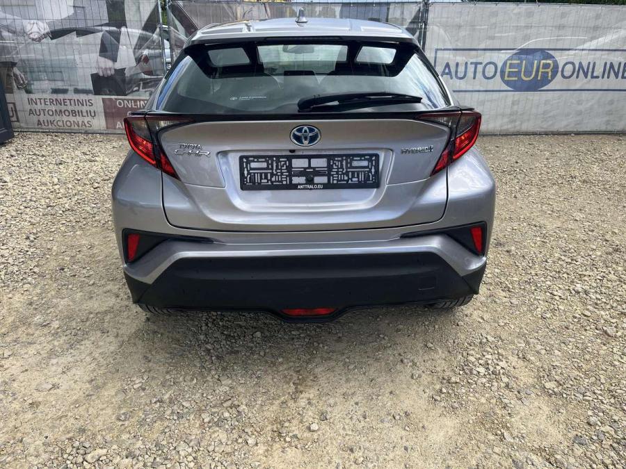 Grey Toyota C-HR 2022 in Kaunas, with an engine capacity of 1.80 L and mileage of 63 thousand km for 19999 €, photo 8 on AUTOMOTO.COM.LV