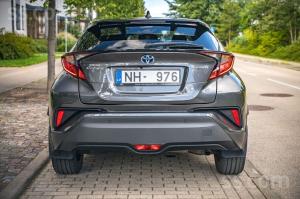 Серый Тойота C-HR 2022 в Рига, объемом двигателя 1.80 л и пробегом 47 тыс. км за 22990 €, фото 6 на AUTOMOTO.COM.LV