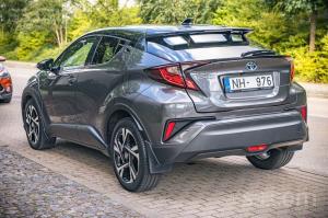Серый Тойота C-HR 2022 в Рига, объемом двигателя 1.80 л и пробегом 47 тыс. км за 22990 €, фото 7 на AUTOMOTO.COM.LV