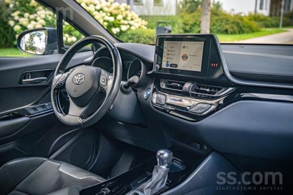 Pelēks Toyota C-HR 2022 Rīga, ar dzinēja tilpumu 1.80 L un nobraukumu 47 tūkst. km par 22990 €, foto 8 vietnē AUTOMOTO.COM.LV