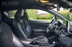 Серый Тойота C-HR 2022 в Рига, объемом двигателя 1.80 л и пробегом 47 тыс. км за 22990 €, фото 11 на AUTOMOTO.COM.LV