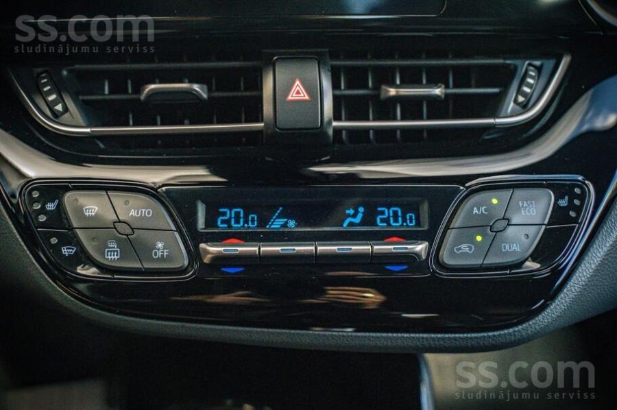 Серый Тойота C-HR 2022 в Рига, объемом двигателя 1.80 л и пробегом 47 тыс. км за 22990 €, фото 22 на AUTOMOTO.COM.LV
