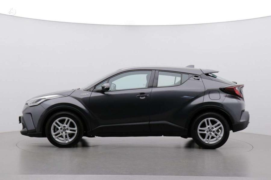 Grey Toyota C-HR 2022 in Vilnius, with an engine capacity of 1.99 L and mileage of 104 thousand km for 23900 €, photo 5 on AUTOMOTO.COM.LV