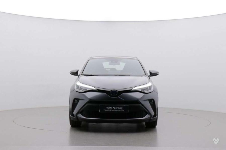 Grey Toyota C-HR 2022 in Vilnius, with an engine capacity of 1.99 L and mileage of 104 thousand km for 23900 €, photo 7 on AUTOMOTO.COM.LV