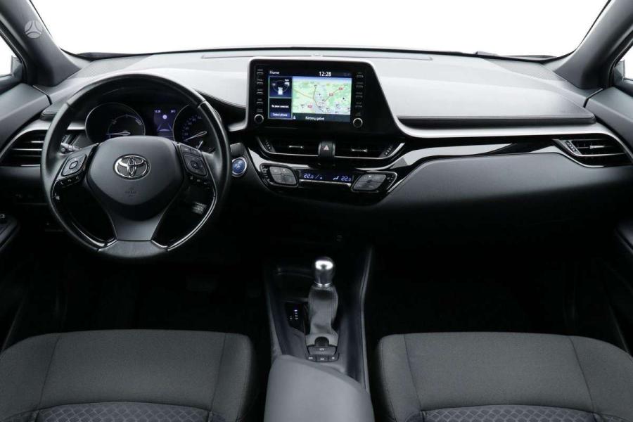 Grey Toyota C-HR 2022 in Vilnius, with an engine capacity of 1.99 L and mileage of 104 thousand km for 23900 €, photo 8 on AUTOMOTO.COM.LV