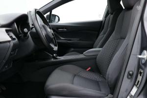 Grey Toyota C-HR 2022 in Vilnius, with an engine capacity of 1.99 L and mileage of 104 thousand km for 23900 €, photo 13 on AUTOMOTO.COM.LV