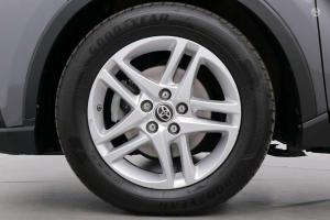 Grey Toyota C-HR 2022 in Vilnius, with an engine capacity of 1.99 L and mileage of 104 thousand km for 23900 €, photo 17 on AUTOMOTO.COM.LV
