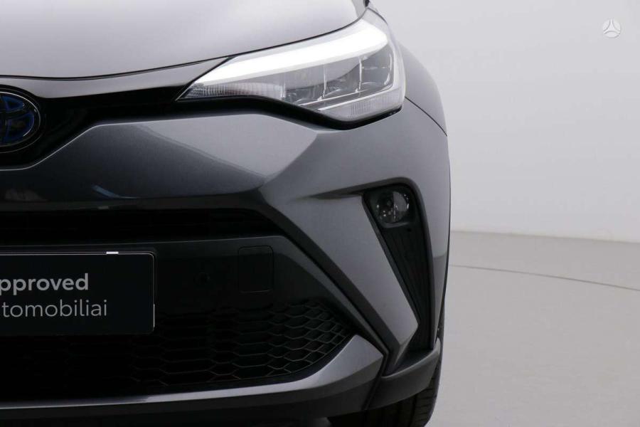 Grey Toyota C-HR 2022 in Vilnius, with an engine capacity of 1.99 L and mileage of 104 thousand km for 23900 €, photo 21 on AUTOMOTO.COM.LV