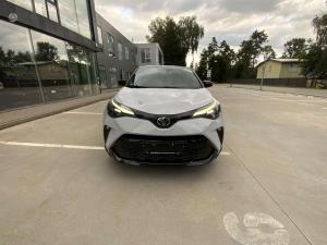 Grey Toyota C-HR 2022 in Vilnius, with an engine capacity of 1.99 L and mileage of 66 thousand km for 24950 €, photo 3 on AUTOMOTO.COM.LV