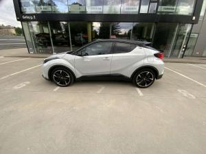 Grey Toyota C-HR 2022 in Vilnius, with an engine capacity of 1.99 L and mileage of 66 thousand km for 24950 €, photo 4 on AUTOMOTO.COM.LV