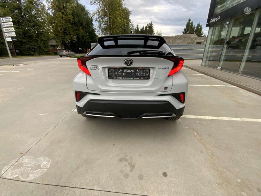 Grey Toyota C-HR 2022 in Vilnius, with an engine capacity of 1.99 L and mileage of 66 thousand km for 24950 €, photo 7 on AUTOMOTO.COM.LV