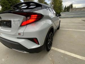 Grey Toyota C-HR 2022 in Vilnius, with an engine capacity of 1.99 L and mileage of 66 thousand km for 24950 €, photo 8 on AUTOMOTO.COM.LV
