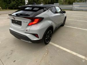 Grey Toyota C-HR 2022 in Vilnius, with an engine capacity of 1.99 L and mileage of 66 thousand km for 24950 €, photo 9 on AUTOMOTO.COM.LV