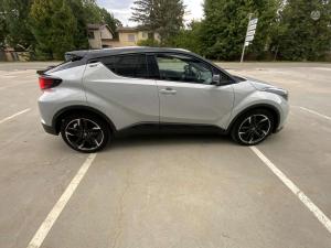 Grey Toyota C-HR 2022 in Vilnius, with an engine capacity of 1.99 L and mileage of 66 thousand km for 24950 €, photo 10 on AUTOMOTO.COM.LV