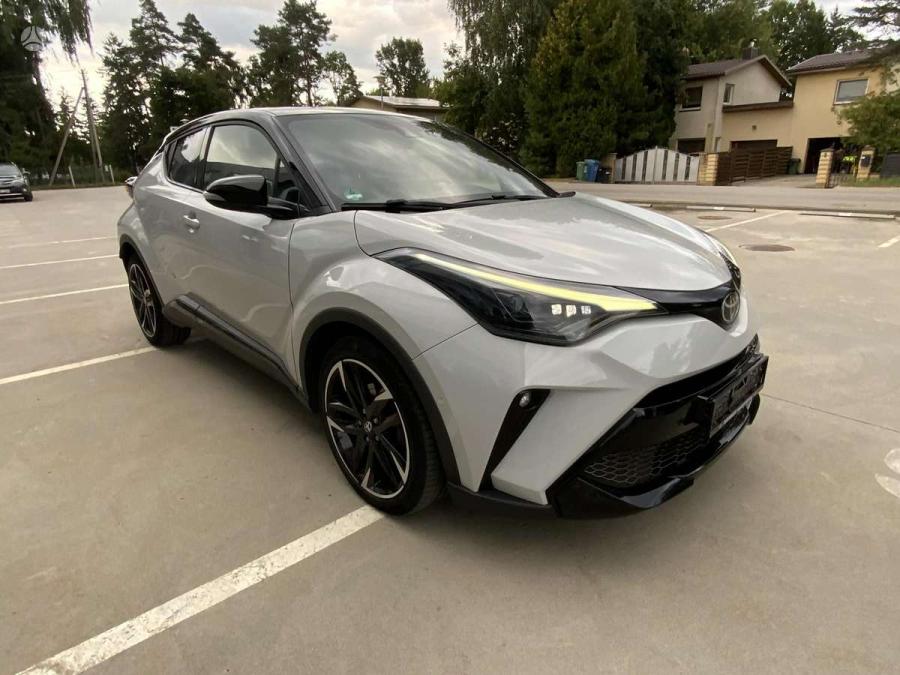 Grey Toyota C-HR 2022 in Vilnius, with an engine capacity of 1.99 L and mileage of 66 thousand km for 24950 €, photo 11 on AUTOMOTO.COM.LV