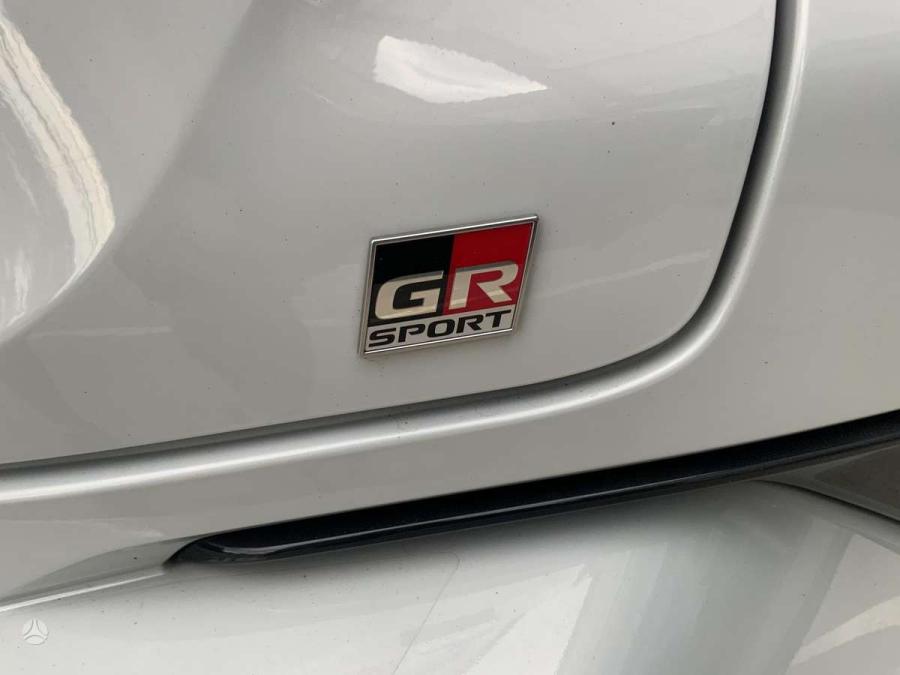 Grey Toyota C-HR 2022 in Vilnius, with an engine capacity of 1.99 L and mileage of 66 thousand km for 24950 €, photo 12 on AUTOMOTO.COM.LV