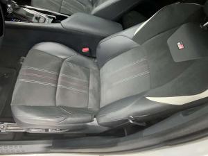 Grey Toyota C-HR 2022 in Vilnius, with an engine capacity of 1.99 L and mileage of 66 thousand km for 24950 €, photo 17 on AUTOMOTO.COM.LV