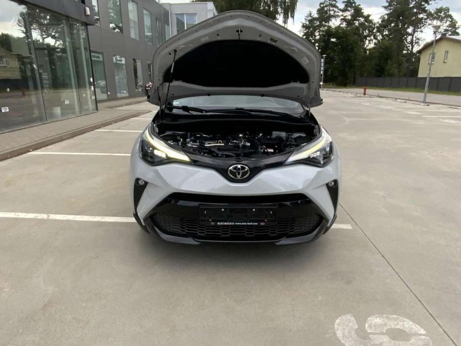 Grey Toyota C-HR 2022 in Vilnius, with an engine capacity of 1.99 L and mileage of 66 thousand km for 24950 €, photo 29 on AUTOMOTO.COM.LV