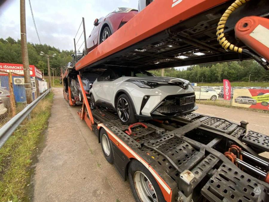 Grey Toyota C-HR 2022 in Vilnius, with an engine capacity of 1.99 L and mileage of 66 thousand km for 24950 €, photo 37 on AUTOMOTO.COM.LV
