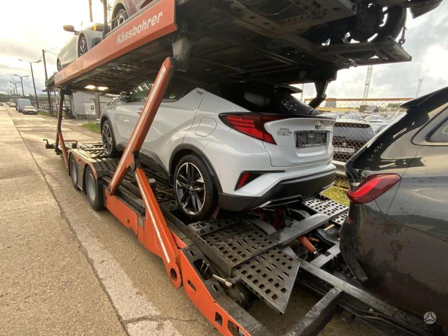 Grey Toyota C-HR 2022 in Vilnius, with an engine capacity of 1.99 L and mileage of 66 thousand km for 24950 €, photo 38 on AUTOMOTO.COM.LV
