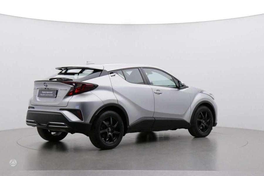 Серый Тойота C-HR 2022 в Вильнюс, объемом двигателя 2.00 л и пробегом 112 тыс. км за 24900 €, фото 4 на AUTOMOTO.COM.LV