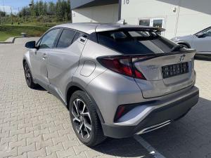 Pelēks Toyota C-HR 2022 Viļņa, ar dzinēja tilpumu 2.00 L un nobraukumu 130 tūkst. km par 12999 €, foto  vietnē AUTOMOTO.COM.LV