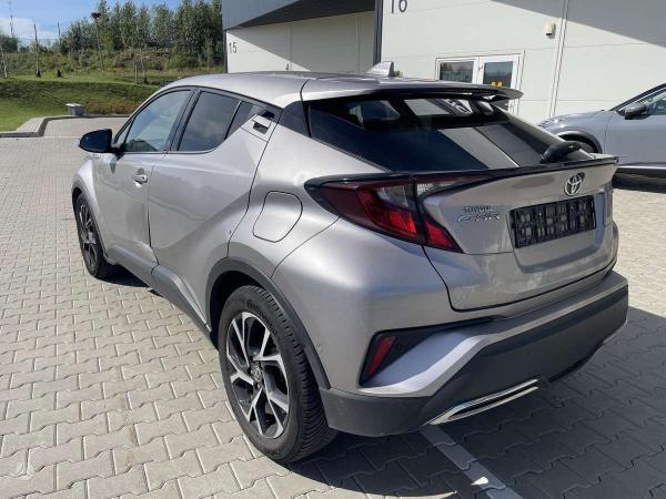 Grey Toyota C-HR 2022 in Vilnius, with an engine capacity of 2.00 L and mileage of 130 thousand km for 12999 €, photo 1 on AUTOMOTO.COM.LV