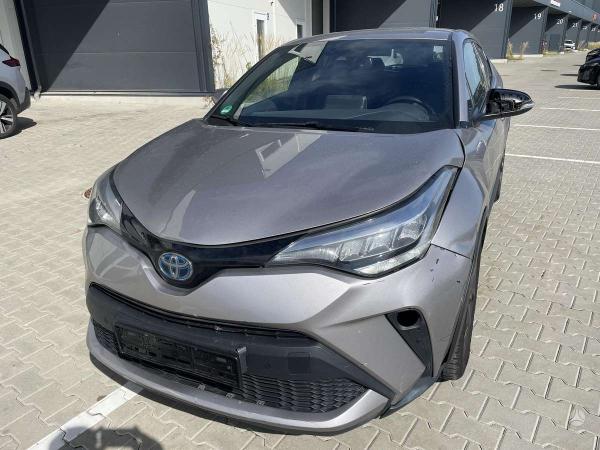 Grey Toyota C-HR 2022 in Vilnius, with an engine capacity of 2.00 L and mileage of 130 thousand km for 12999 €, photo 8 on AUTOMOTO.COM.LV